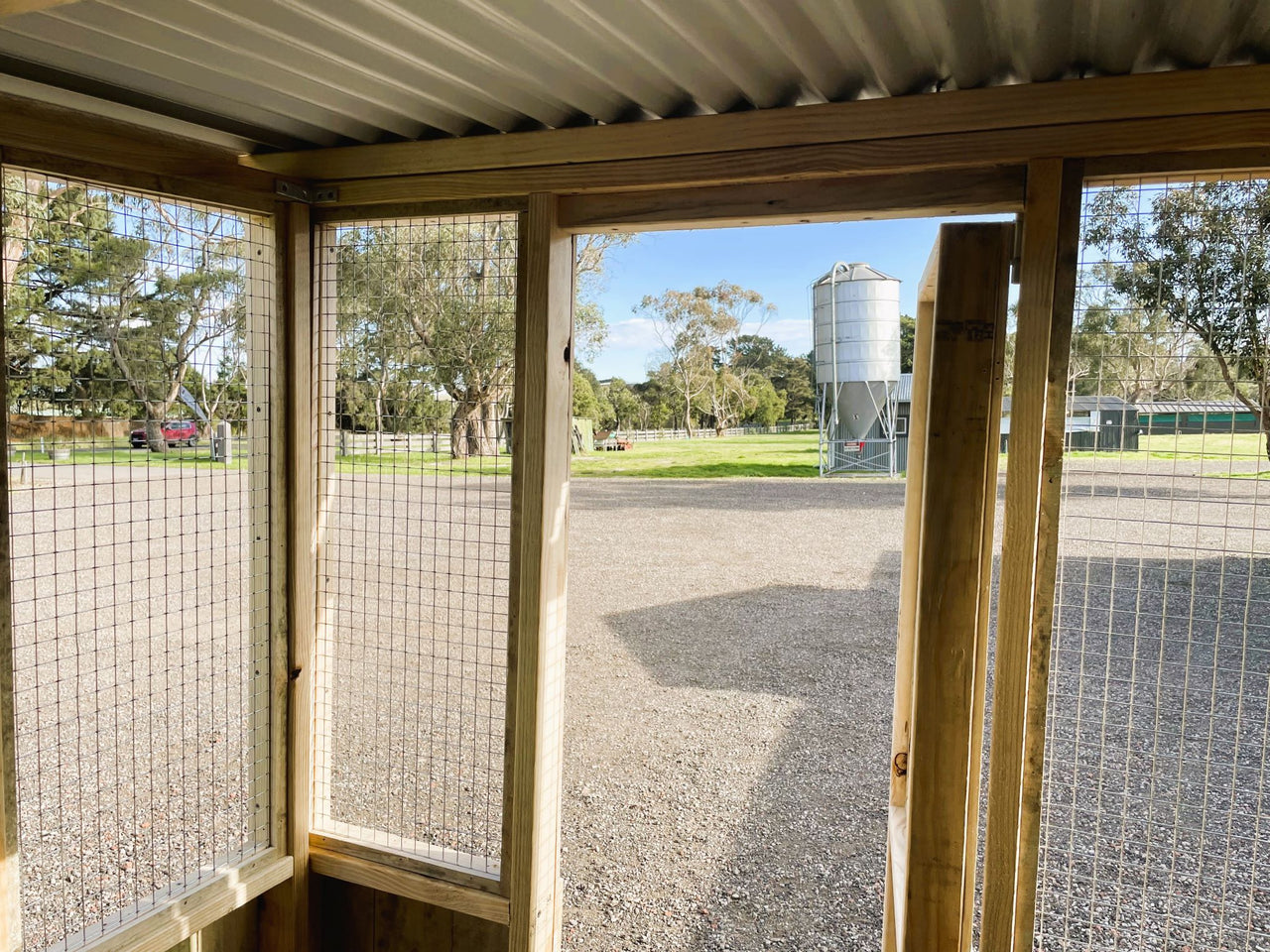 Classic Chicken Coop – Talking Hens